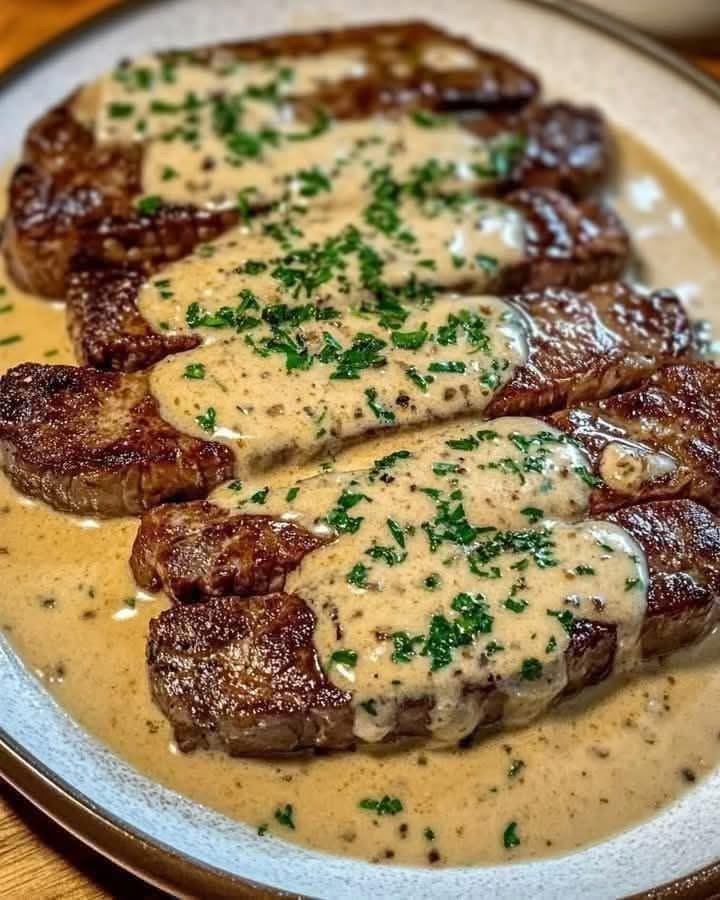 Juicy Steak with Creamy Garlic Sauce - Cooking Recipes